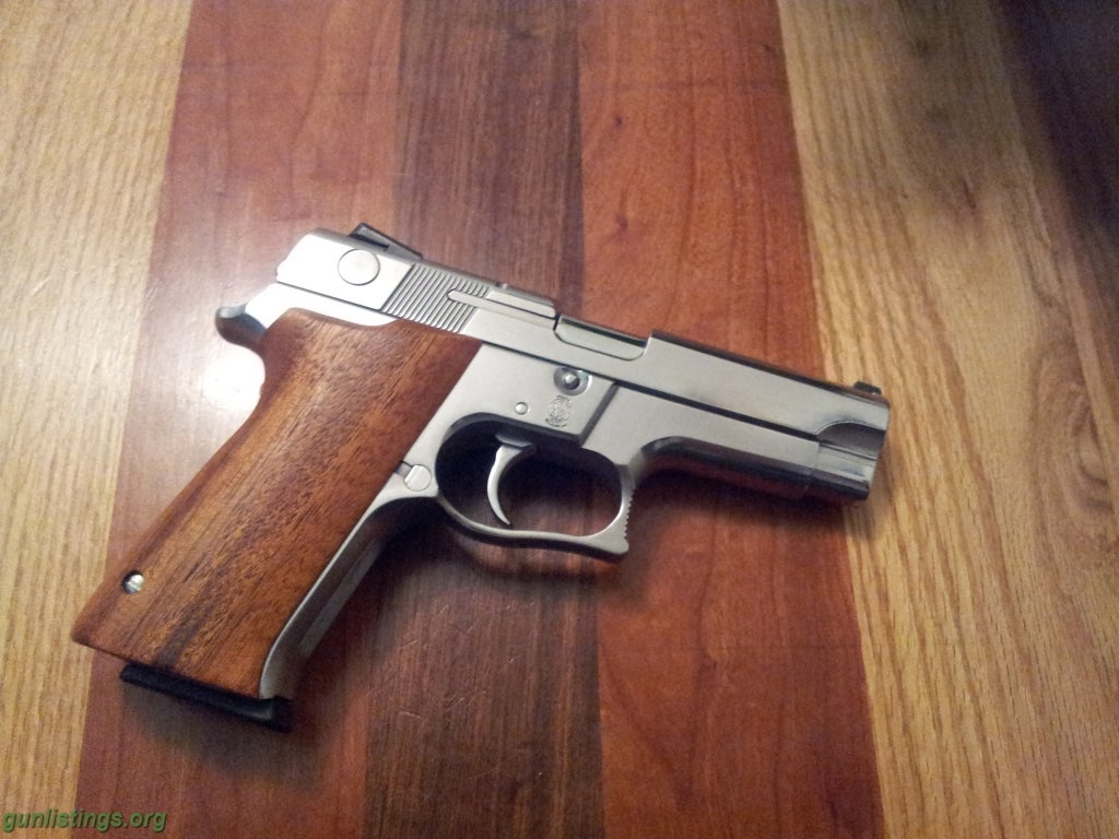 Gunlistings.org - Pistols Mint Condition Smith&Wesson 5946 9mm FS/FT Gunlistings.org - Pistols Mint Condition Smith&Wesson 5946 9mm FS/FT