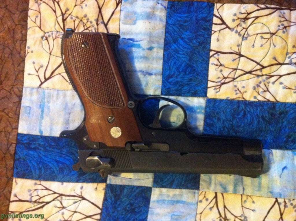 Gunlistings.org - Pistols Smith & Wesson 39-2 9mm With Holsters Gunlistings.org - Pistols Smith & Wesson 39-2 9mm With Holsters